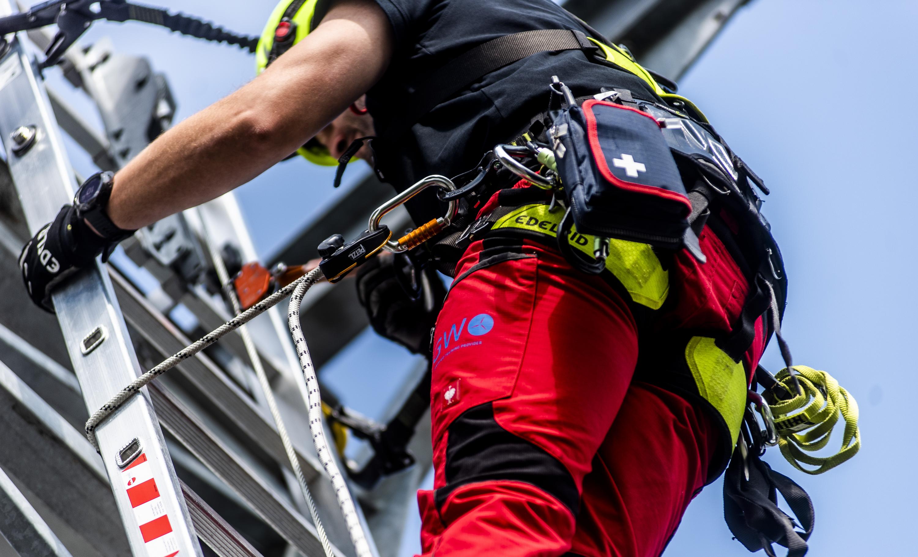 PSA 01 - Rescue in wind energie turbines - Basic course | Hailo Wind ...